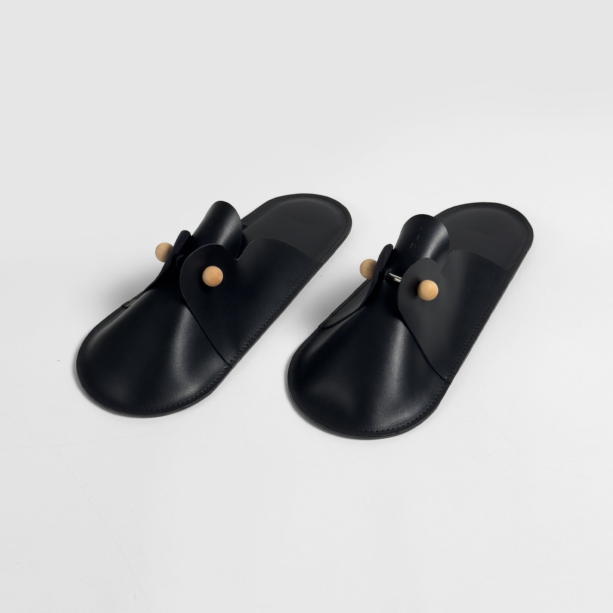 010 Birdy - Black | Dotlinesurface